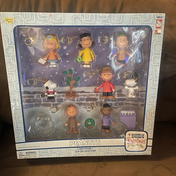 Toys | 204 Peanuts Mini Figure Charlie Brown Christmas Collection ...